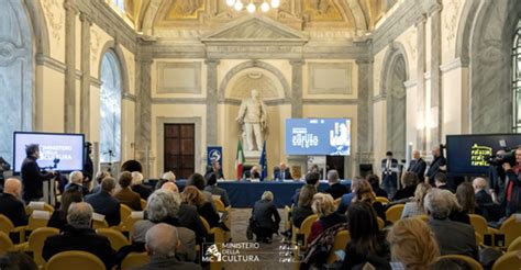 Napoliclick A Palazzo Reale Il Primo Museo Nazionale Dedicato A