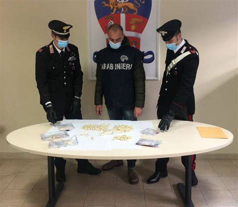 In Volo Dalla Nigeria A Fiumicino Con 112 Ovuli Di Eroina Nello Stomaco
