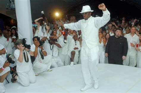 Người trong cuộc hé lộ về những bữa tiệc thác loạn của ông trùm Diddy