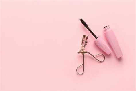 Differences Between Brown Mascara Vs Black Mascara The Product Guide