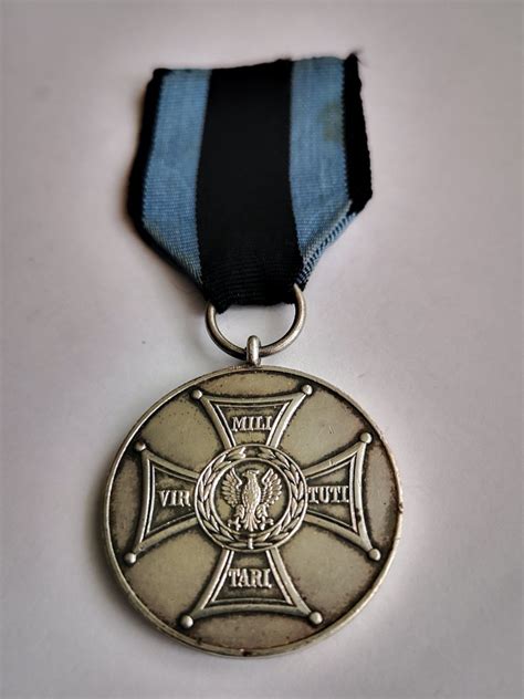 Medal Virtuti Militari 1944 Łódź Licytacja na Allegro Lokalnie