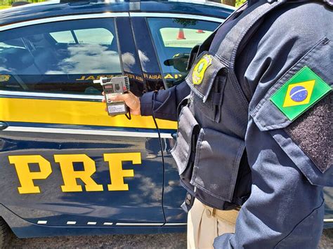 PRF SE Prende Motociclista Inabilitado Dirigindo Embriagado Em