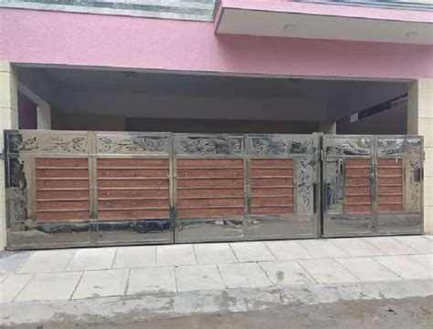 Stainless Steel And Wooden Modern Residential SS Hinged Gate For Home