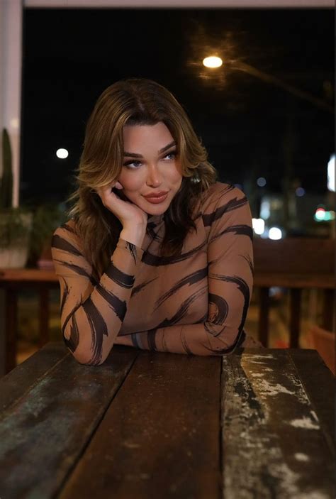 Emma Rose 🌹 Free Of 🔥 On Twitter The Look I Give Across The Bar When I Want His Dick 😜