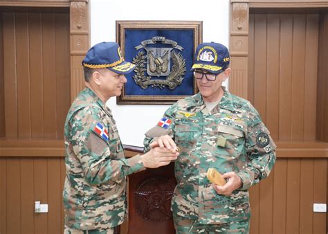 El Ministro de Defensa teniente general Carlos Luciano Díaz Morfa