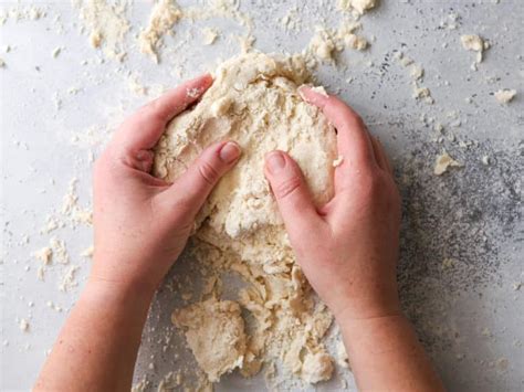 How To Make Foolproof Flaky Pie Crust Completely Delicious