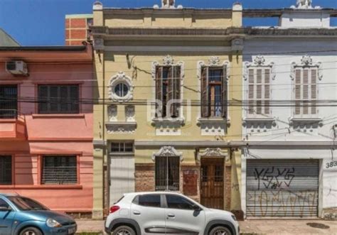 Casas à venda na Rua Comendador Coruja em Porto Alegre Chaves na Mão