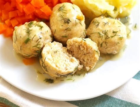 Pulpety Drobiowe W Sosie Koperkowym Bullio