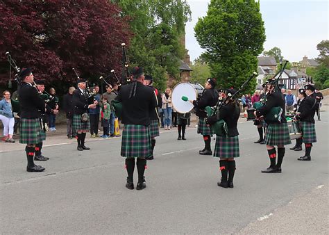 Pipe Band In Dornoch Anne Burgess Cc By Sa 2 0 Geograph Britain