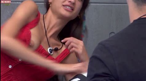 Estela Grande Nuda 30 Anni In Gran Hermano VIP