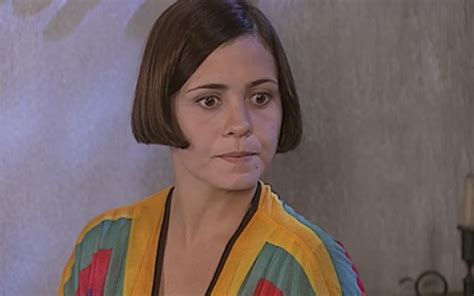 O Cravo e a Rosa Catarina cansa da sofrência e vai para a cama
