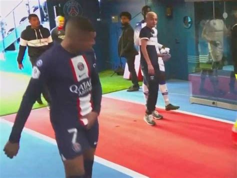 Kylian Mbapp Hace Pol Mico Gesto Tras Triunfo Del Psg