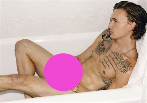 Modelos desnudos ante la cámara de Joe Lally CromosomaX