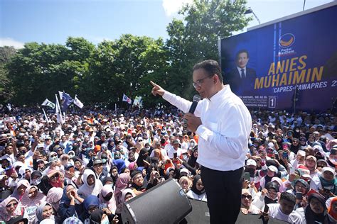 Soal Jokowi Salam Jari Di Mobil Kepresidenan Anies Singgung Muruah