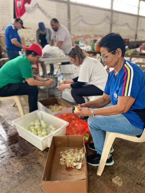 Cozinha solidária do MST já entregou 10 mil marmitas em Encantado RS MST
