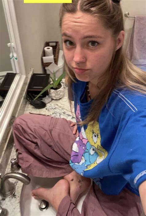 She Loves Showing Her Feet Rpeytoncoffee2
