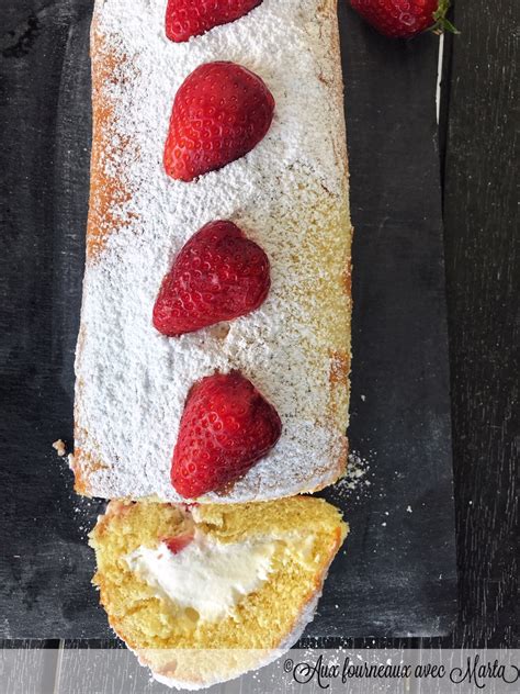 Gâteau roulé fraises chantilly Aux Fourneaux avec Marta