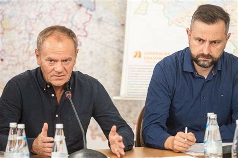 Nowy sondaż partyjny Wiemy czy powódź zachwiała poparciem dla KO