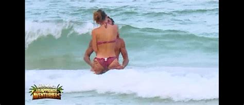 Photo Manon et Julien échangent leur premier baiser dans Moundir et
