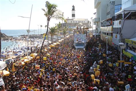 Capitais estudam realizar Carnaval sem restrições em 2022 Salvador é
