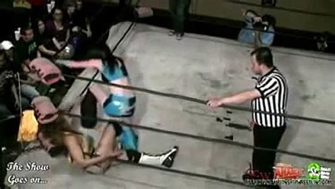 Angel Blue Stinkface Mia Yim Video Dailymotion