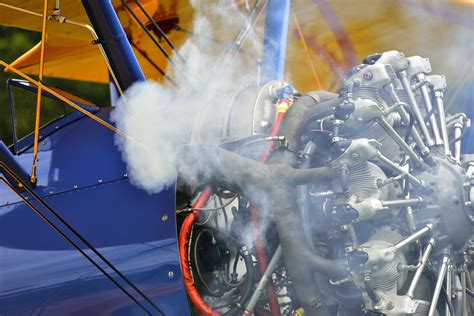 Boeing Stearman Pilot J Rgen Kraus Startet Den Sternmotor Flickr