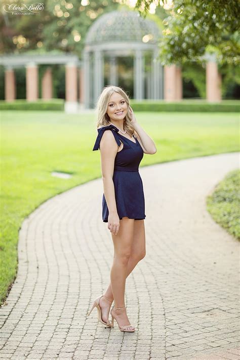 Megan Senior 18 Dallas Senior Photographer Clara Bell