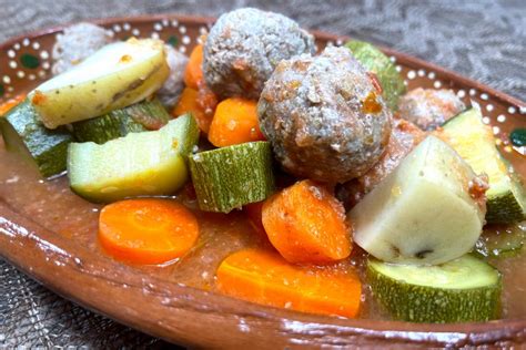 Caldo de albóndigas de res Recetas Mexicanas Comida Mexicana
