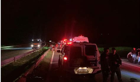Nove pessoas ficam feridas em acidente 3 veículos na BR 101