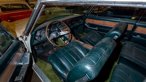 1965 Buick Riviera 2 Barn Finds
