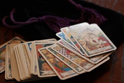 Cómo funciona el Tarot Qué son las cartas del tarot y para qué