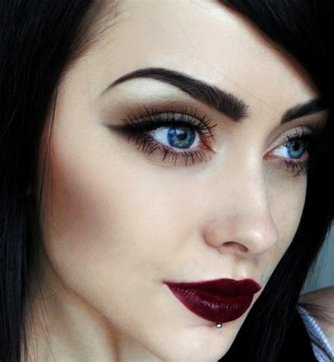 Cejas Tatuadas De Mujer Quina de São João