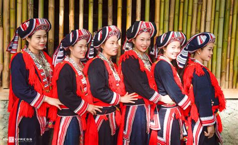 Sưu tầm Về trang phục dân tộc mường với nhiều hoa văn tự do