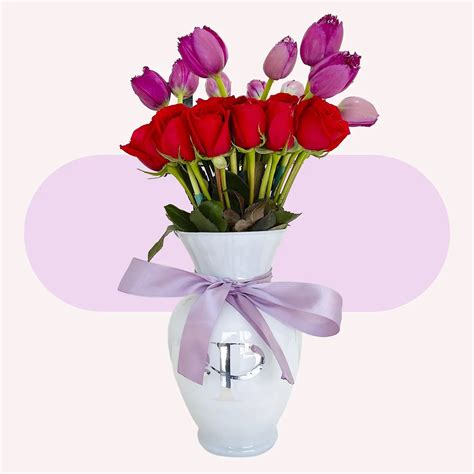 Jarr N De Rosas Rojas Con Tulipanes Platinum Flowers