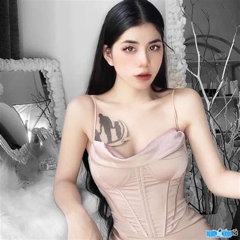 Lộ clip Hằng Du Mục bị chồng Tôn Bằng đăng ảnh nhạy cảm full Viet69