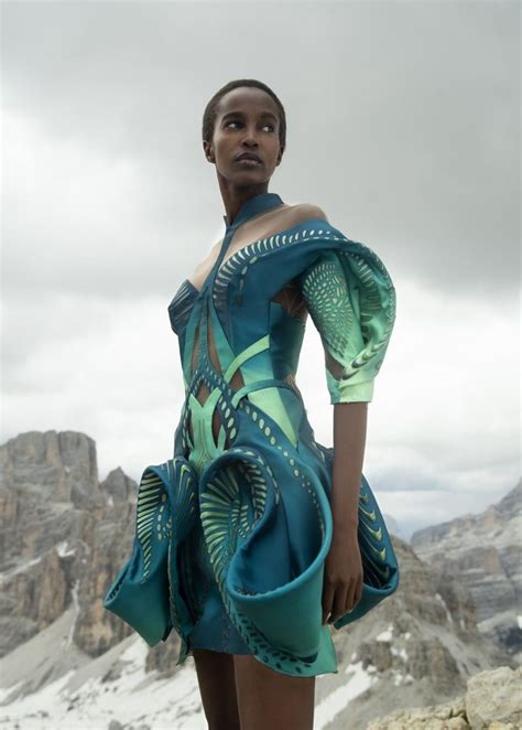 Collection Earthrise Collections Iris Van Herpen Couture