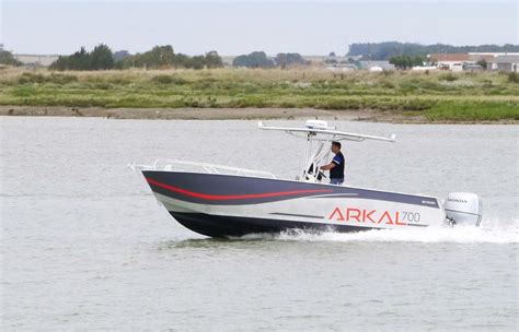 Bateau Insubmersible En Aluminium Arkal 700 Mulot Naval