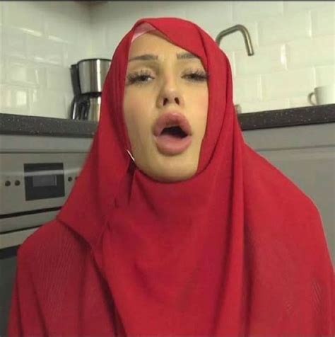 Pin By Serhat Dursun On Türban Beautiful Hijab Beautiful Arab Women Pretty Celebrities