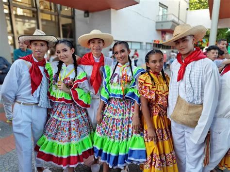 El Relevo Generacional En Los Bailes T Picos Del Huila Se Hizo Sentir