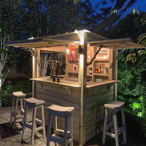 Outrageous Pallet Bar Out Of 12 Reclaimed Pallets Artofit
