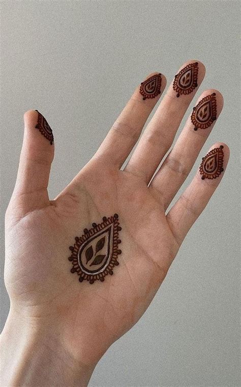 Timeless Pattern And Artistry Henna Designs Minimal Paisley In