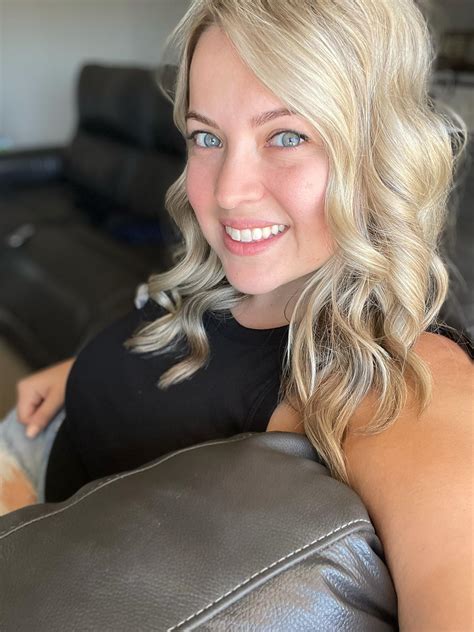 A Totally Wholesome And Fully Clothed Milfie Happy Friday Scrolller