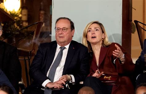Photo François Hollande et sa femme Julie Gayet assistent au match