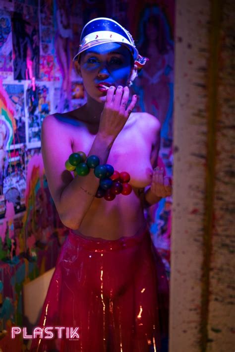 Naked Miley Ray Cyrus Added 07 19 2016 By