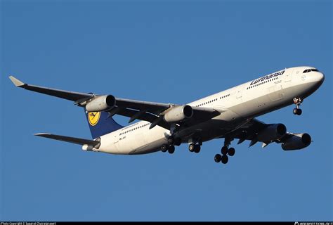 D AIFC Lufthansa Airbus A340 313 Photo By Suparat Chairatprasert ID