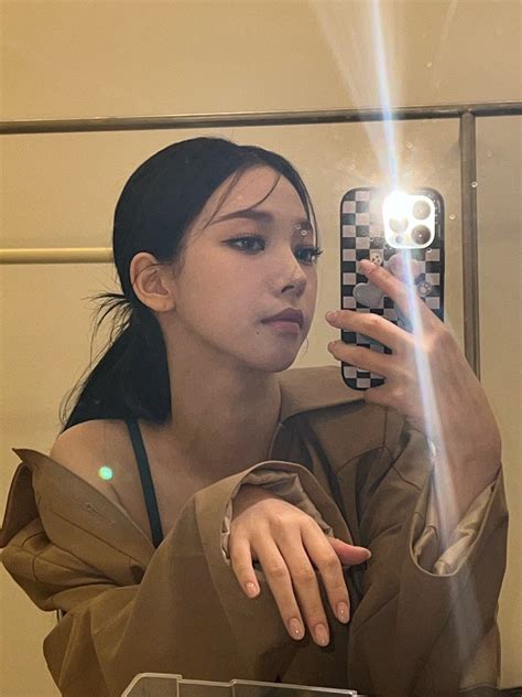 Netizens Are Simping Over Aespa S Karina S Latest Instagram Photos And