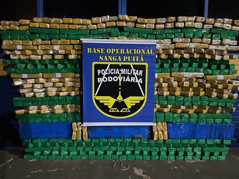 Polícia Rodoviária apreende carro mais de meia tonelada de drogas