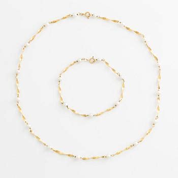 Armband och collier 18K guld med odlade pärlor Bukowskis