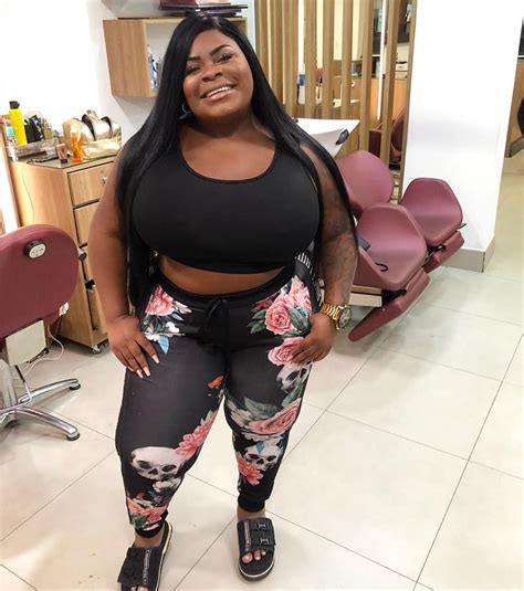 Jojo Todynho Sensualiza Vestido Colado Ao Corpo E Rebola Durante