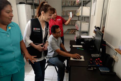 Ministra Silvia Pessah visita centro de salud Héroes del Flickr